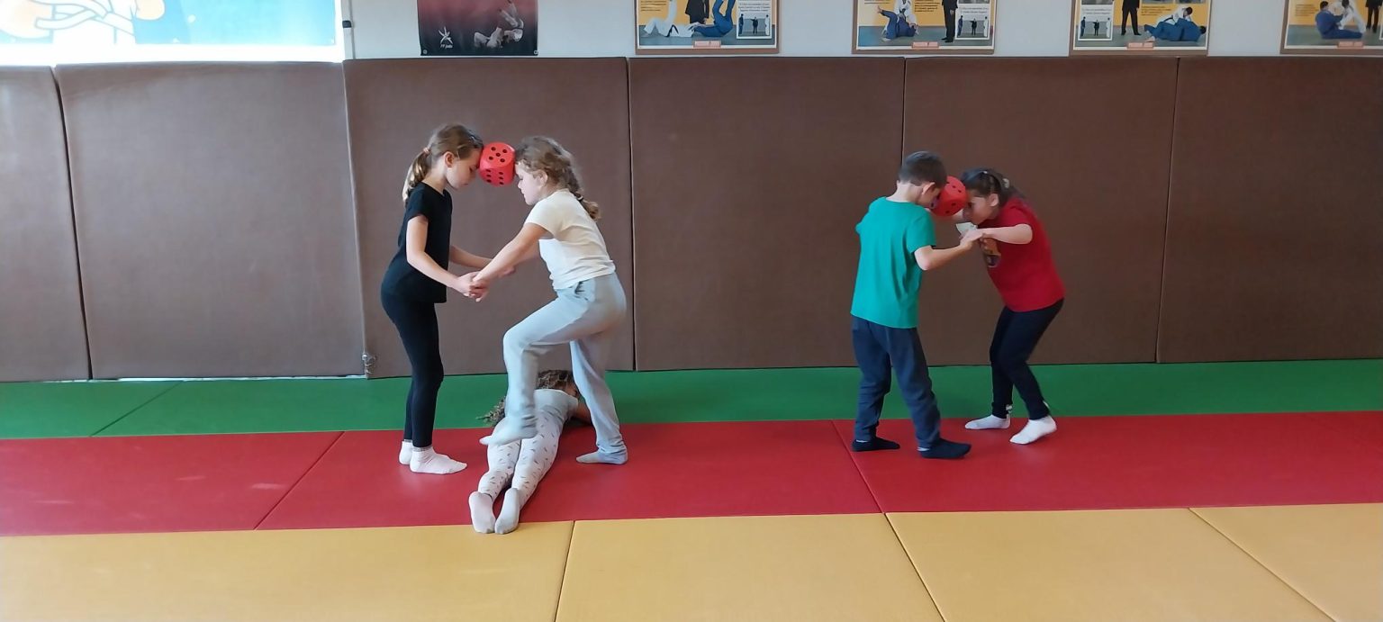 Jeux coopératifs en CP/CE1 | Ecole Saint Joseph